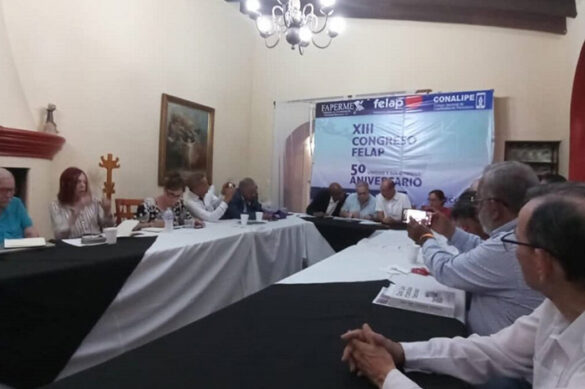 Latin American journalists say Cuba doesn't face its fate alone - Radio ...